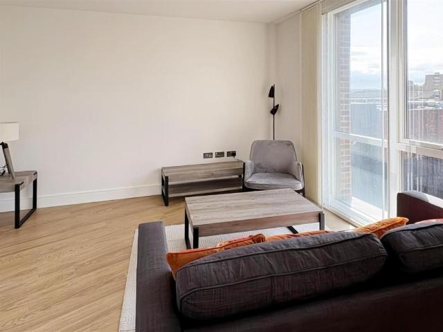 West Timber Yard, 146 Hurst Street. 2 bed flat to rent £1,650 pcm £381 pw