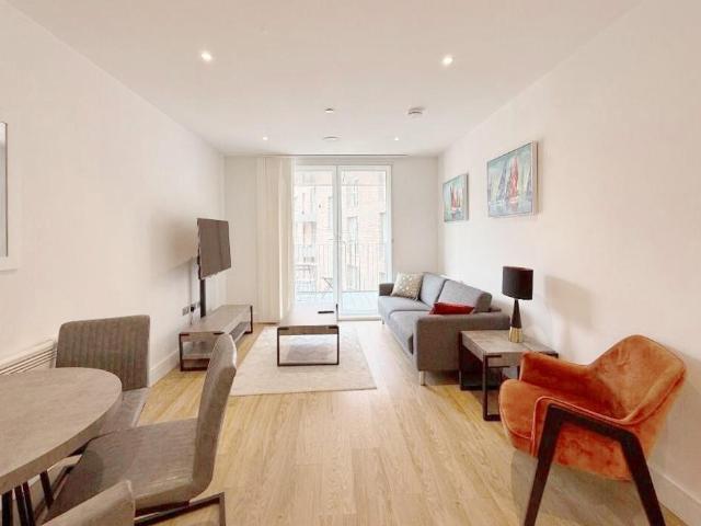 West Timber Yard, 146 Hurst Street. 2 bed flat to rent £1,650 pcm £381 pw