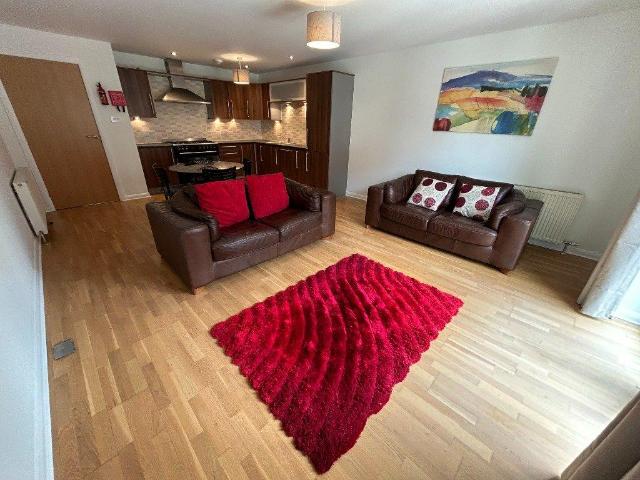 West Tollcross, Edinburgh. 2 bed flat to rent £1,800 pcm £415 pw