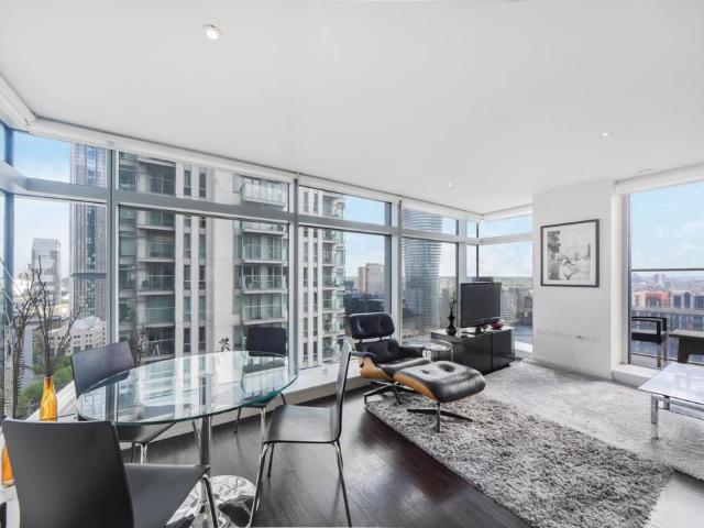 West Tower, Pan Peninsula, 1 Pan. 2 bed flat to rent £3,597 pcm £830 pw