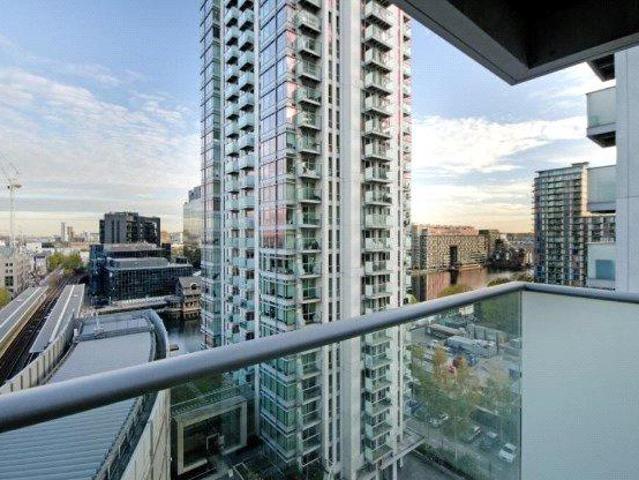 West Tower, Pan Peninsula, Canary. 1 bed apartment £2,383 pcm £550 pw