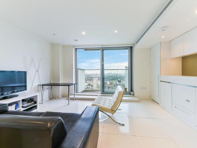 West Tower, 1 Pan Peninsula, Pan. Studio to rent £1,950 pcm £450 pw