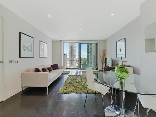 West Tower, 1 Pan Peninsula Square. 1 bed flat to rent £2,535 pcm £585 pw