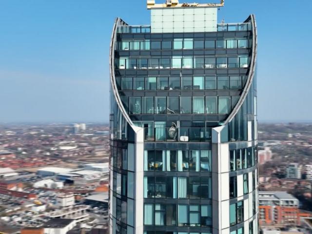 West Tower, 8 Brook Street. 3 bed apartment to rent £8,000 pcm £1,846 pw