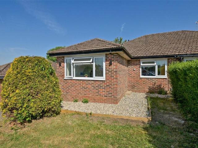 West View, Chesham, Buckinghamshire, HP5 3 bed bungalow to rent £2,100 pcm £485 pw