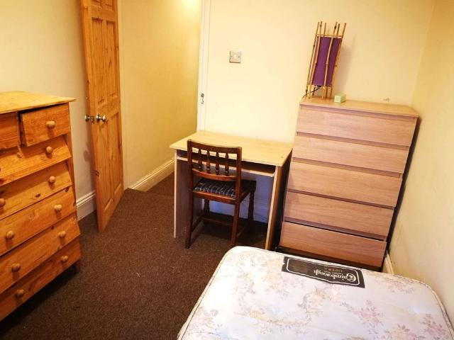 West View Road Room 2