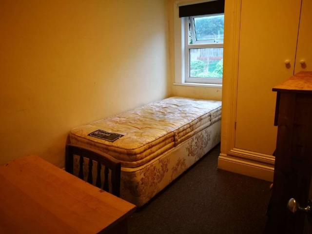 West View Road Room 3