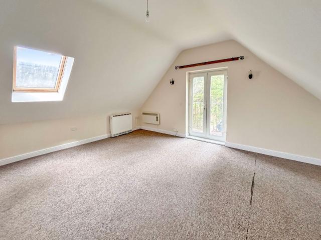 West Wycombe Road, High Wycombe, Buckinghamshire HP12, 1 bed flat to rent, £850 pcm | PrimeLocation