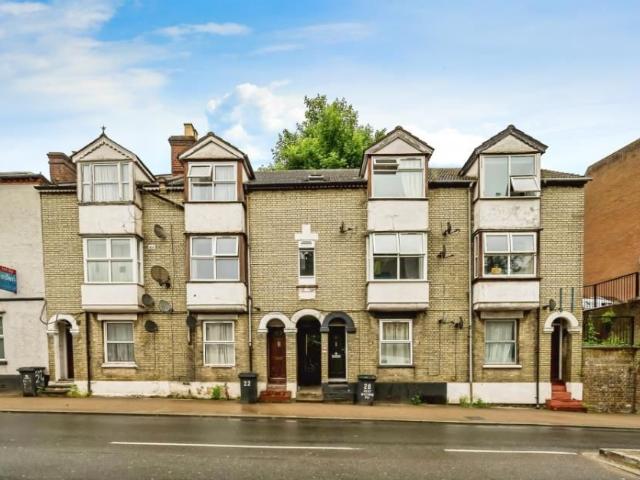 West Wycombe Road, High Wycombe HP11, 1 bed flat to rent, £850 pcm | PrimeLocation