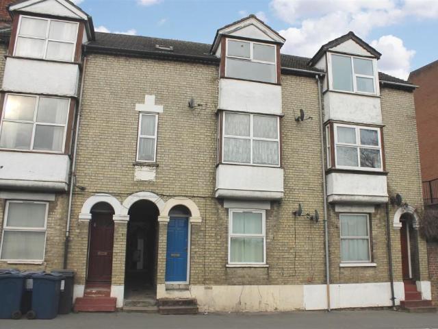 West Wycombe Road, High Wycombe HP11, 1 bed flat to rent, £850 pcm | PrimeLocation