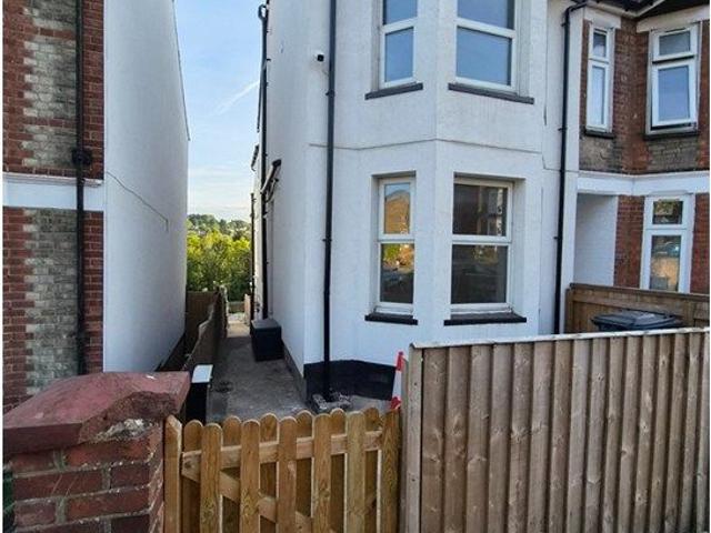West Wycombe Road, High Wycombe HP12, 4 bed terraced house to rent, £850 pcm | PrimeLocation