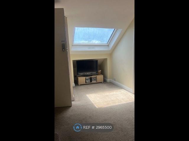 West Wycombe Road, High Wycombe HP12, 1 bed flat to rent, £900 pcm | PrimeLocation