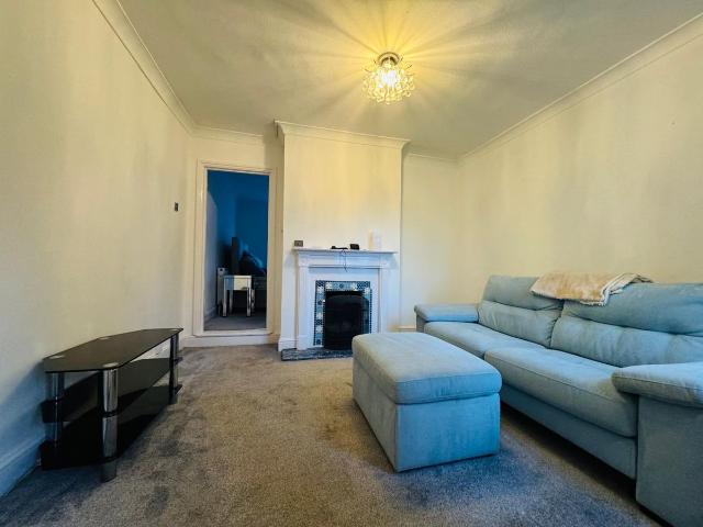 West Wycombe Road, High Wycombe HP12, 1 bed maisonette to rent, £1,050 pcm | PrimeLocation