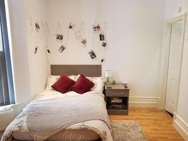 West Walk, Leicester, Studio Flat For
