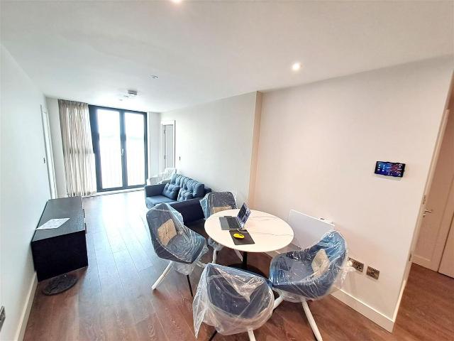 West Waterloo Place, 3 Triskelion Way, Liverpool L3, 2 bed flat to rent, £1,300 pcm | PrimeLocation