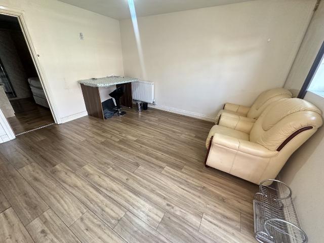 West Way, Hounslow, Middlesex TW5, Studio to rent, £1,250 pcm | PrimeLocation
