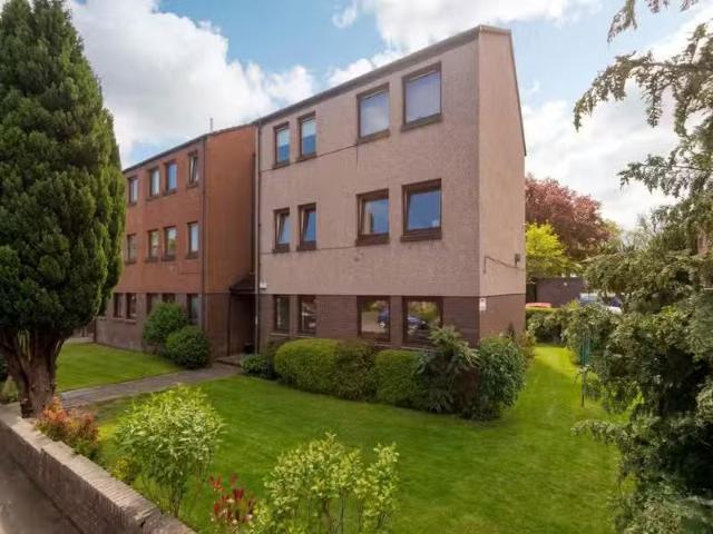 West Winnelstrae, Fettes, Edinburgh 2 bed flat to rent £1,32.