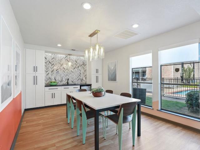 West Wind, Newly Renovated Apartment Homes 2 Bedroom Apartment for Rent at West Wind Apartments, Irving, TX 75061