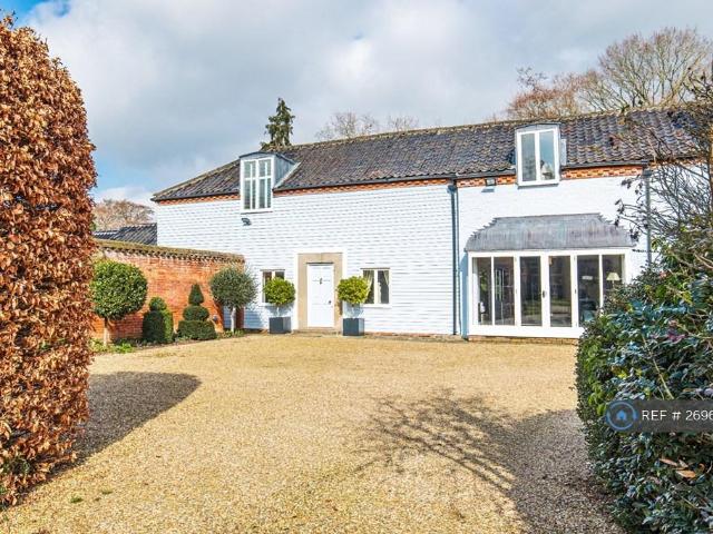 West Wing, Nr15 1Na, NR15 4 bed semi detached house to rent £3,000 pcm £692 pw