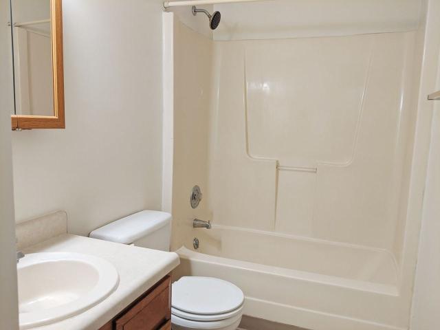 West 15th Street 3 Bedroom Apartment for Rent at 719 W 15th St, Bloomington, IN 47404 Maple Heights