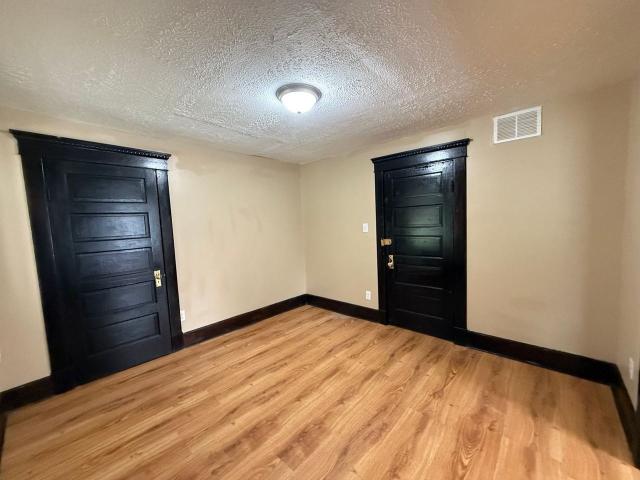 West 33rd Street 1 Bedroom Apartment for Rent at 1065 W 33rd St, Indianapolis, IN 46208 Near Northwest Riverside