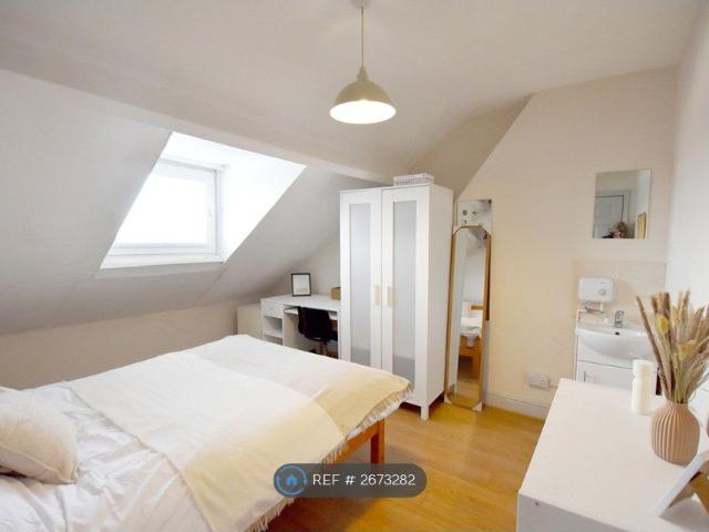 Westcotes Drive, Leicester LE3, Room to rent, £600 pcm | PrimeLocation
