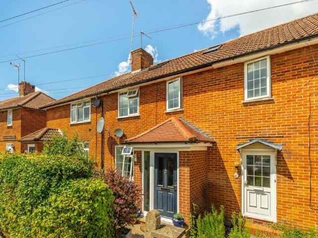 Westcott Crescent, London W7 4 bed house to rent £3,500 pcm £808 pw