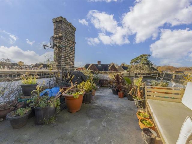 Westcombe Hill, Blackheath SE3, 2 bed flat to rent, £1,800 pcm | PrimeLocation