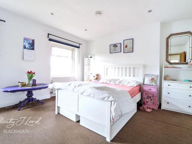 Westcombe Hill, London 1 bed flat to rent £1,525 pcm £352 pw