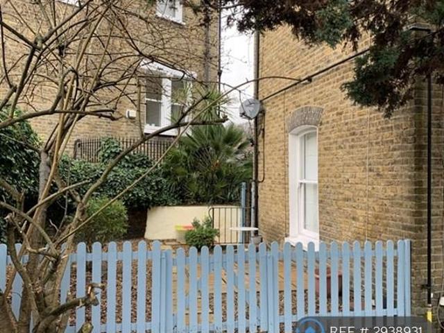 Westcombe Hill, London, SE3 2 bed flat to rent £1,850 pcm £427 pw