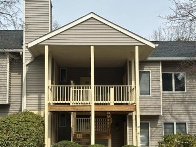 Westchester Ter, Clinton Township, Condo For Sale