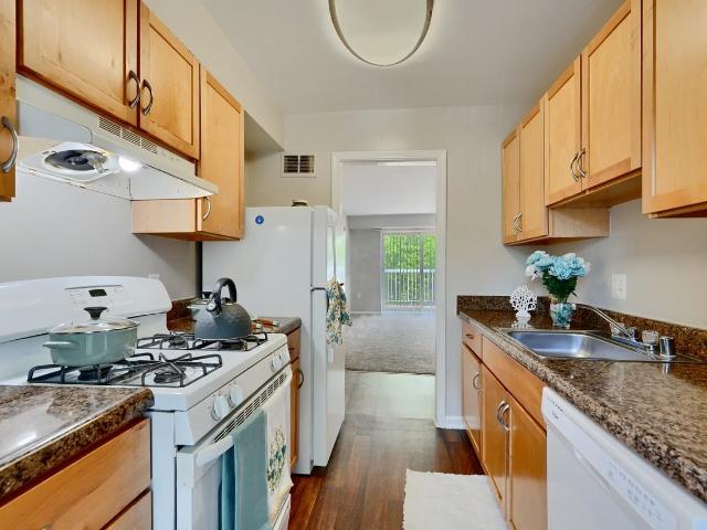 Westchester West Apartments 2 Bedroom Apartment for Rent at 3214 Hewitt Ave, Aspen Hill, MD 20906 Aspen Hill