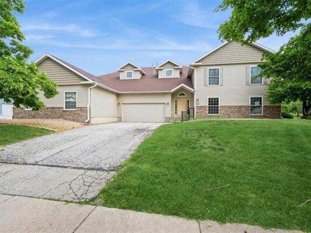 Westchester Dr Ne Unit B, Cedar Rapids, Condo For Sale