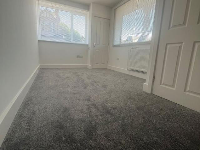 Westcliff On Sea, Essex SS0, 1 bed flat to rent, £895 pcm | PrimeLocation
