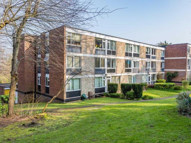 Westacre Close, Bristol BS10 3 bed apartment to rent £1,750 pcm £404 pw