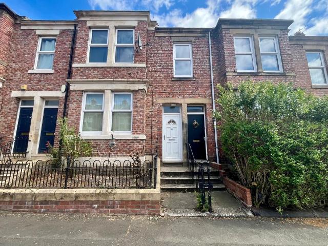 Westbourne Avenue, Gateshead NE8, 3 bed flat to rent, £700 pcm | PrimeLocation