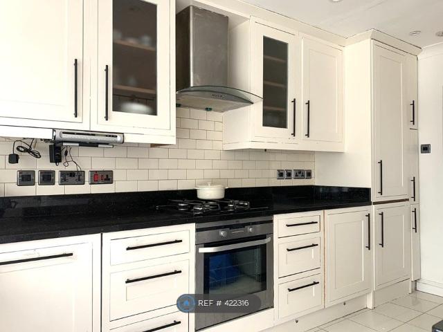 Westbourne Avenue, London W3, 5 bed detached house to rent, £4,000 pcm | PrimeLocation