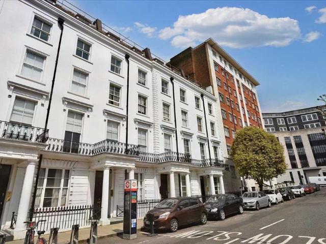 Westbourne Court, Paddington, Paddington Studio to rent £1,690 pcm £390 pw