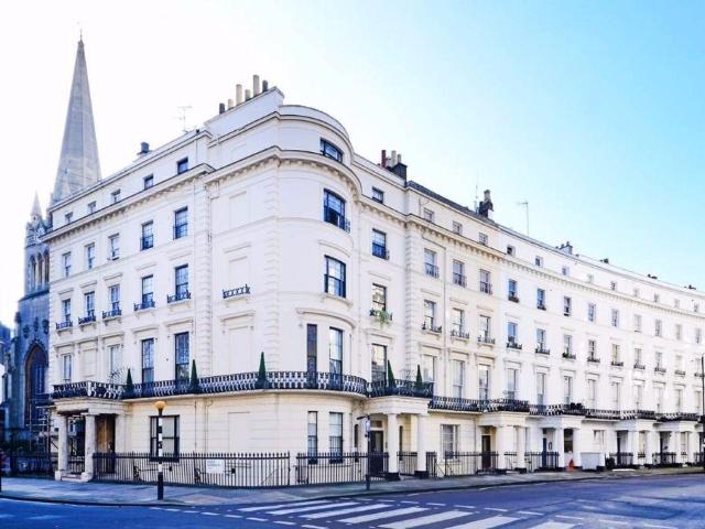 Westbourne Crescent, London W2 Studio to rent £1,733 pcm £400 pw