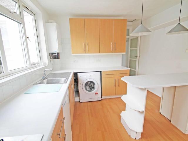 Westbourne Gardens, Hove BN3, 2 bed flat to rent, £1,700 pcm | PrimeLocation