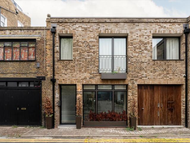 Westbourne Grove Mews, London W11, 1 bed maisonette to rent, £9,100 pcm | PrimeLocation