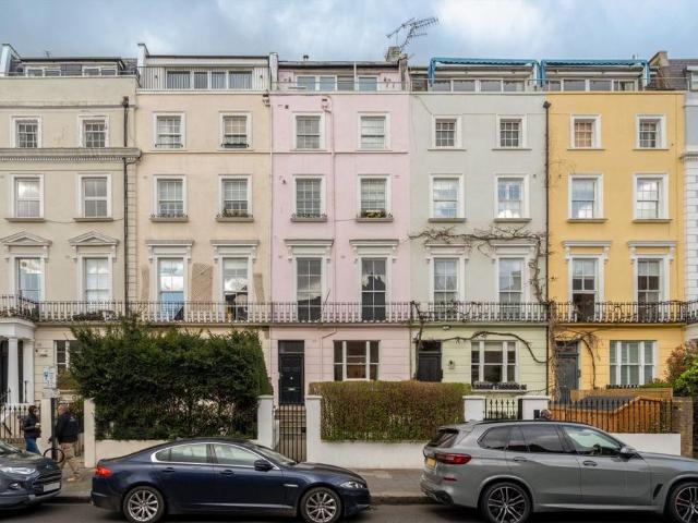 Westbourne Grove, London W11 1 bed flat to rent £2,249 pcm £519 pw