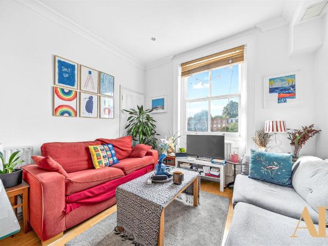 Westbourne Grove, London W2, 2 bed flat to rent, £2,600 pcm | PrimeLocation