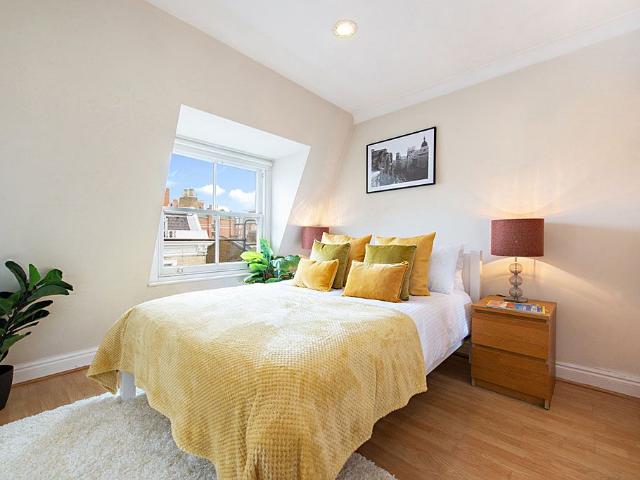 Westbourne Grove, London W2, Studio to rent, £1,668 pcm | PrimeLocation