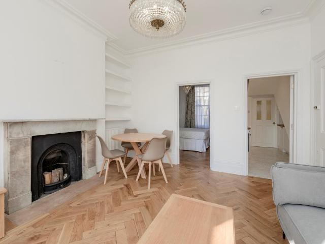 Westbourne Park Road, W11 1 bed flat to rent £2,500 pcm £577 pw