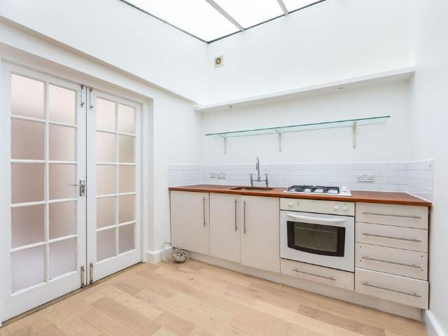 Westbourne Park Road, Westbourne. 2 bed maisonette to rent £2,800 pcm £646 pw