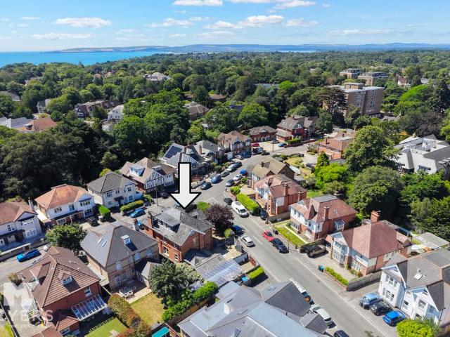 Westbourne Park Road, Bournemouth, BH4 8 2 bed flat to rent £1,450 pcm £335 pw
