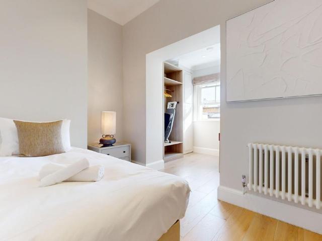 Westbourne Park Road, London W11, 3 bed flat to rent, £8,470 pcm | PrimeLocation
