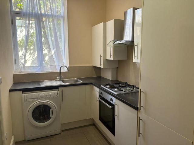Westbourne Road 1 bed flat to rent £1,450 pcm £335 pw