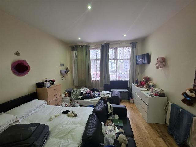 Westbourne Road, London N7, 1 bed flat to rent, £1,500 pcm | PrimeLocation